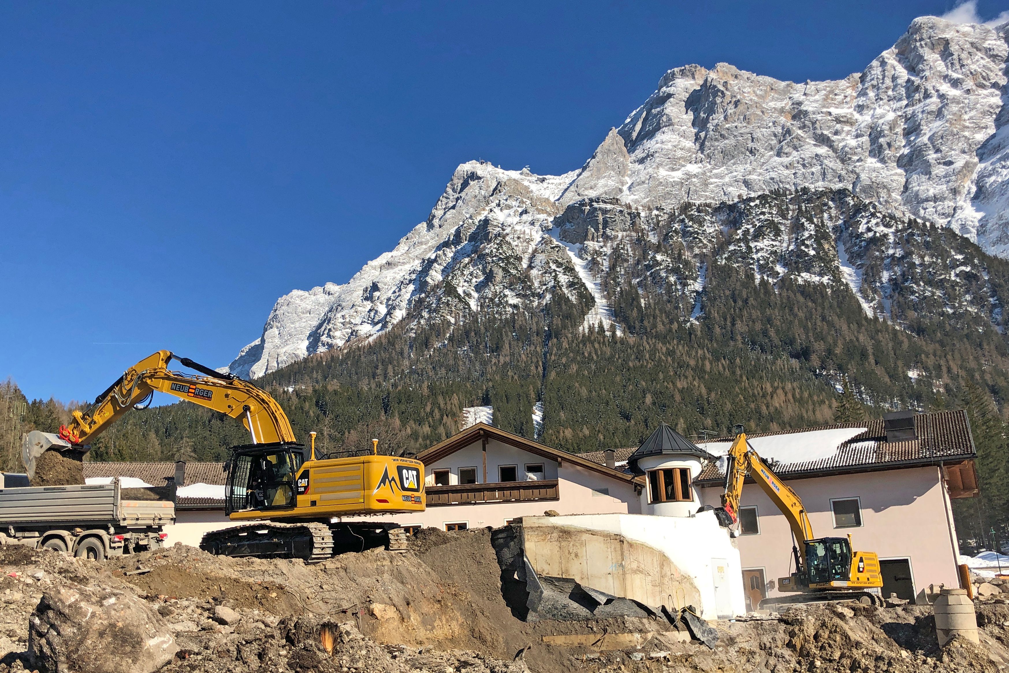 Erster Cat 336 begeistert Neuberger | Zeppelin Österreich